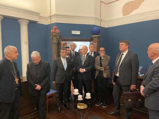 Terni, il Vescovo inaugura la Nuova Casa Massonica. Messa in Latino.